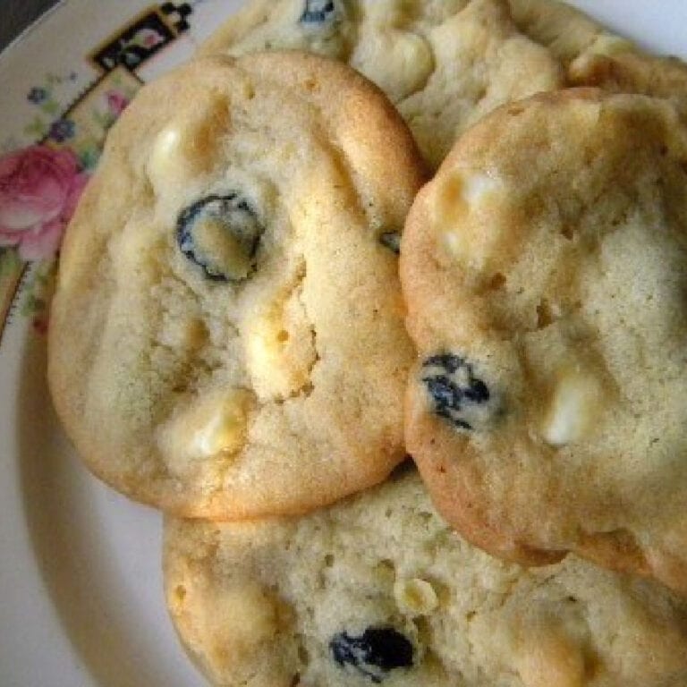 Blueberry White Chocolate Cookies - Restless Chipotle