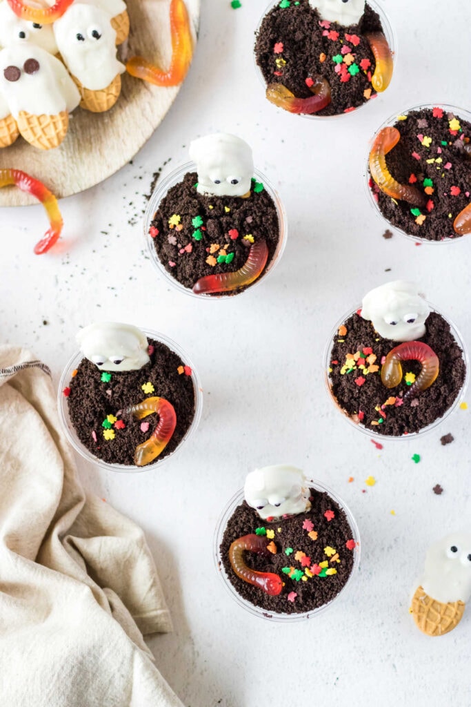 Halloween Dirt Cups – Graveyard Pudding Dessert Recipe - Restless Chipotle