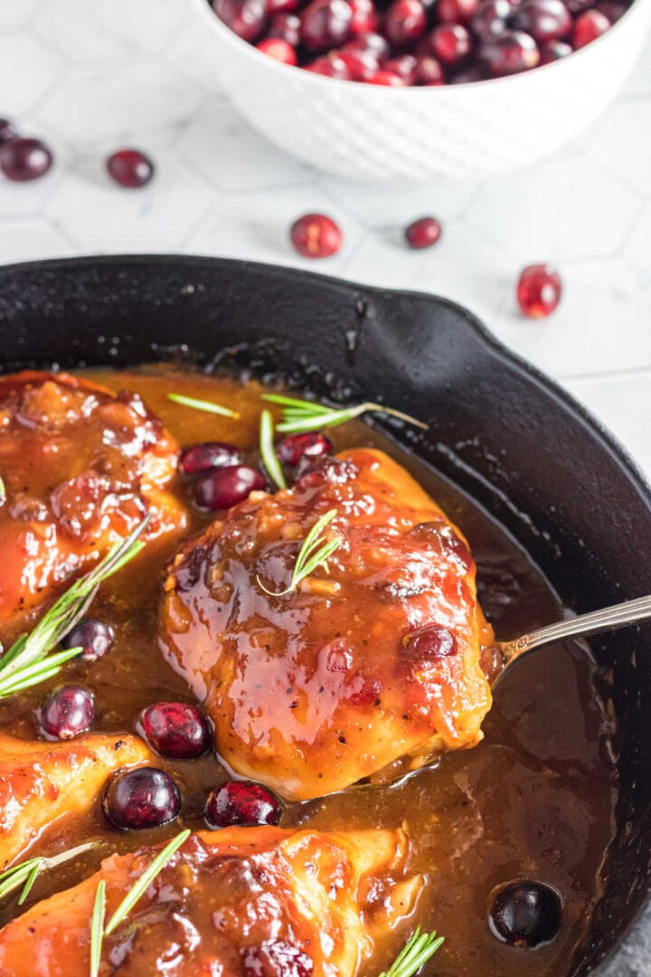 Easy One Pan Cranberry Chicken (30 Minute Recipe) - Restless Chipotle
