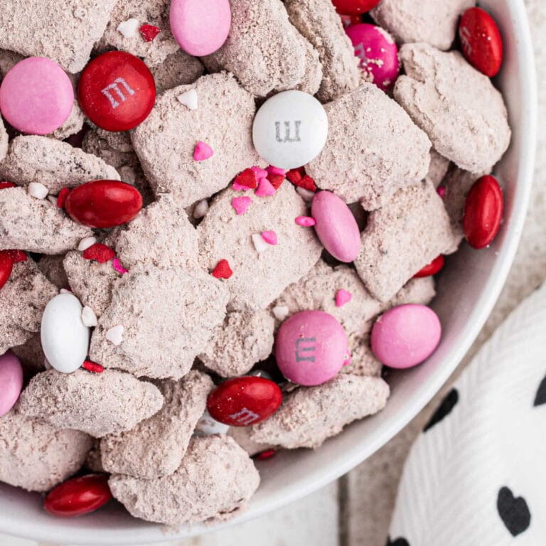 Easy Valentine's Puppy Chow Recipe (Red Velvet) - Restless Chipotle