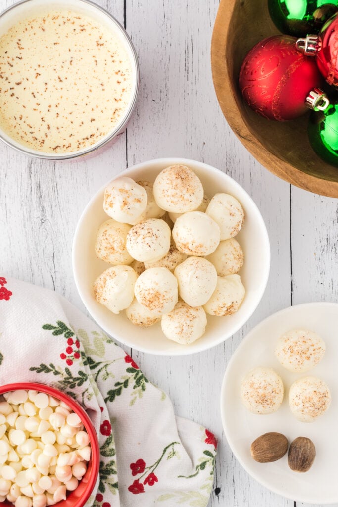 Easy Eggnog Truffles Recipe (Best Homemade Gifts) - Restless Chipotle
