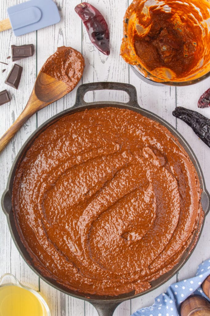 Spice Up Dinner with this Easy Homemade Mexican Mole Sauce - Restless ...