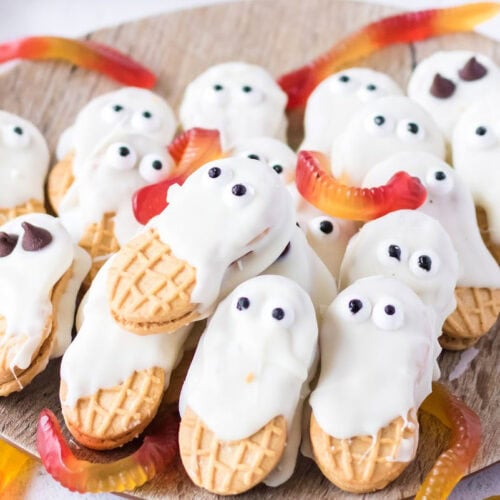 Nutter Butter Ghost Cookies | Easy Halloween Treats - Restless Chipotle