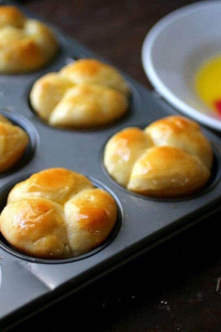 Homemade Cloverleaf Dinner Rolls - Restless Chipotle